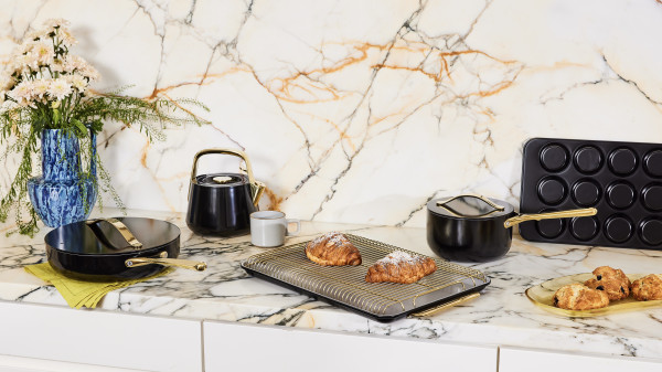 Caraway Bakeware Reviewed: Is it Worth It? [Chef Tested] - Organic ...