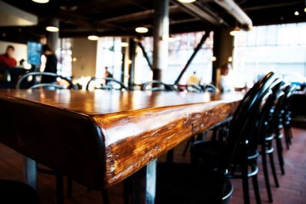 As the Communal Table Trend Grows, New Etiquette Is Born - Organic ...