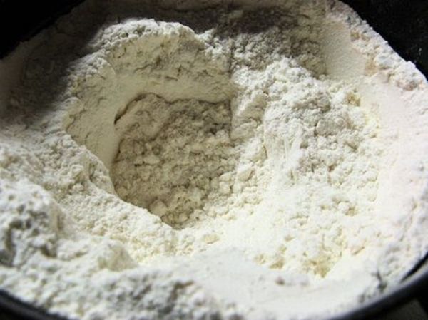 10 Unusual Ways to Use White Flour - Organic Authority