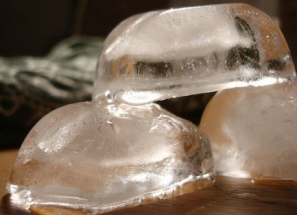Easy Freezy: 16+ Unexpected Ways To Repurpose Ice Cube Trays - Organic ...