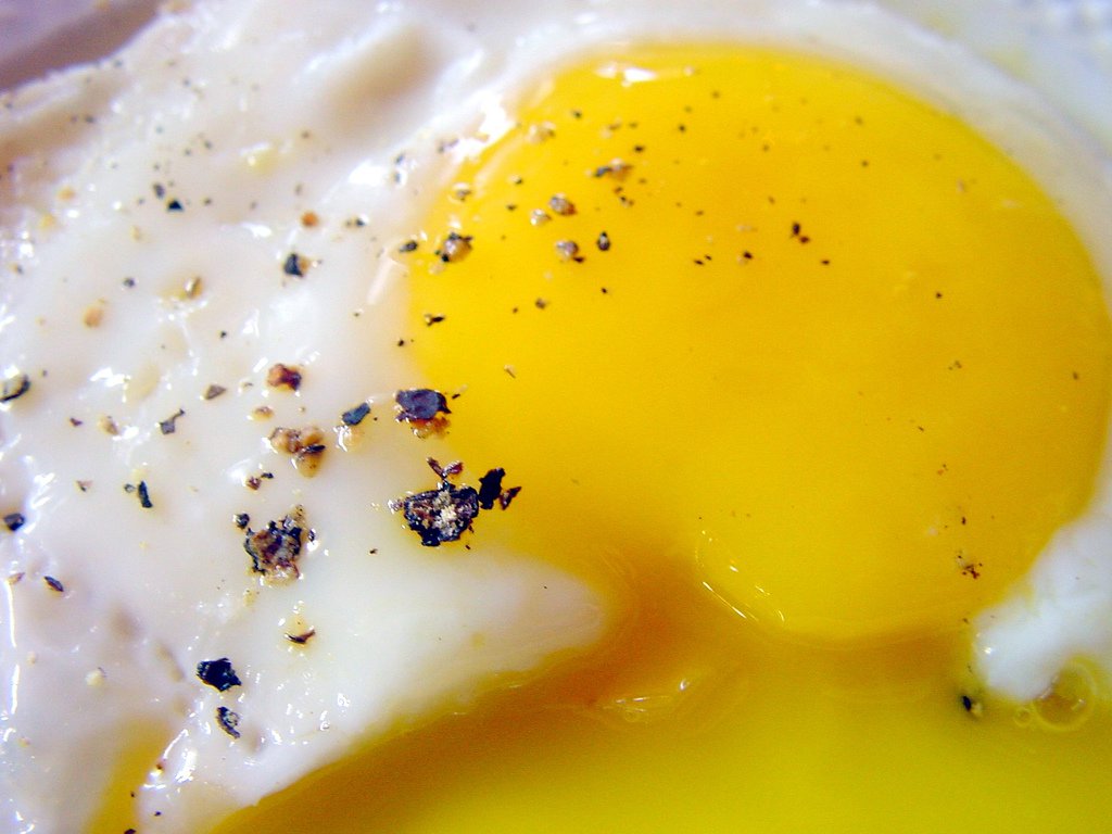 Just How Risky Are Runny Eggs? - Organic Authority