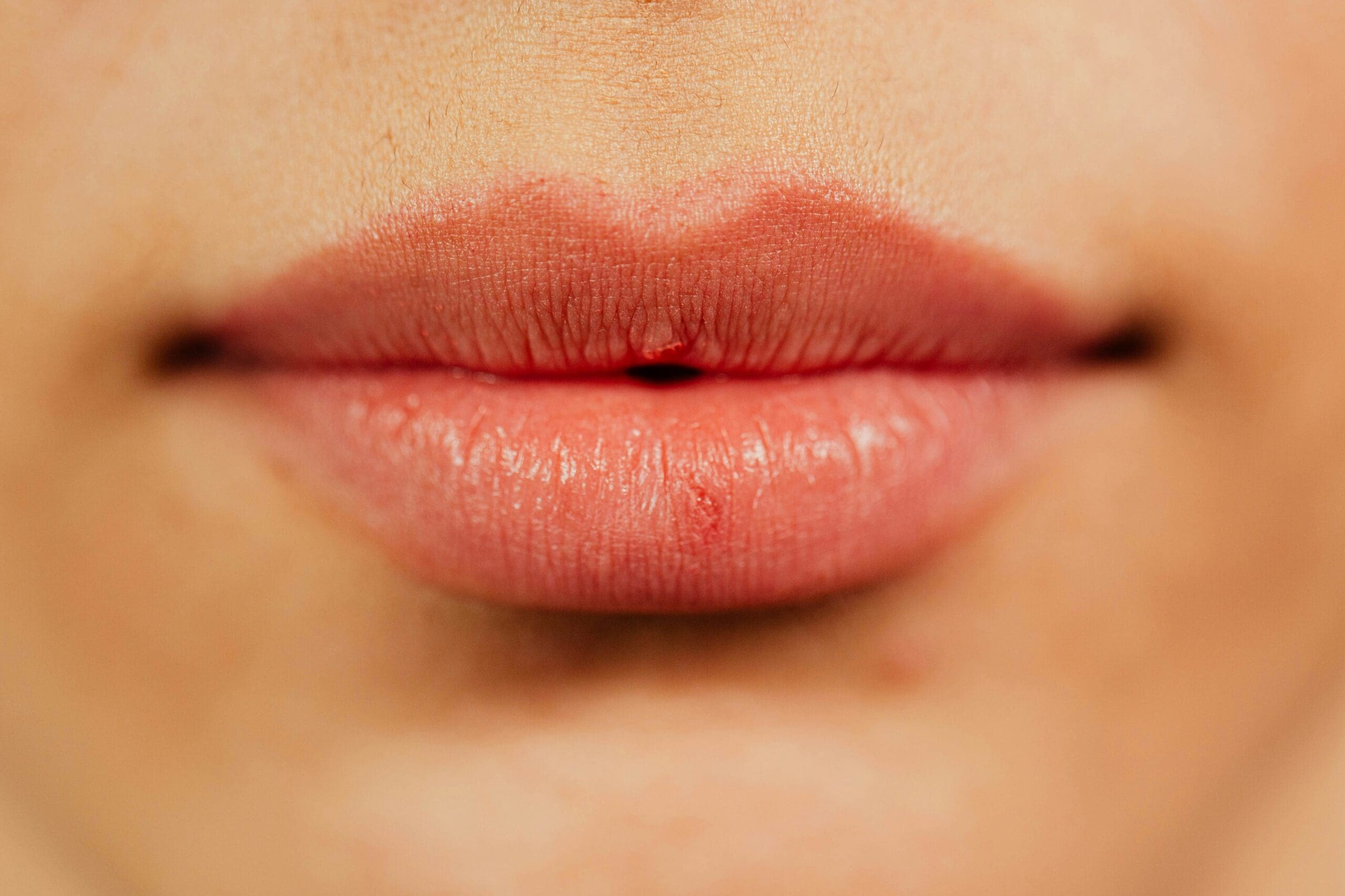 8 Best Natural Lip Sunscreens for Summer: Protect Your Pout - Organic ...